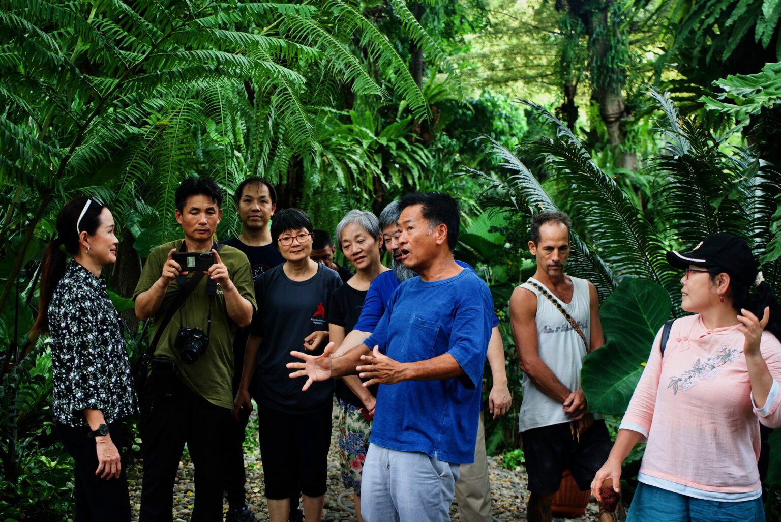 A Visit to An Indonesia Tropical House 20231128 — Chen Zhonghua Taiji