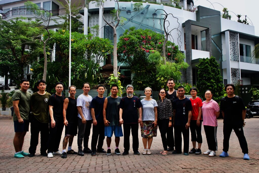 A Visit to An Indonesia Tropical House 20231128 — Chen Zhonghua Taiji